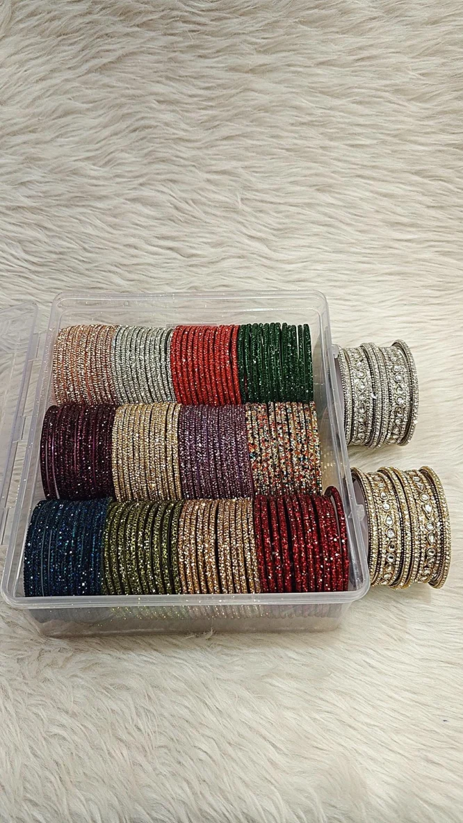 WEDDING GLASS STONE COMBO BOX - Bangles King